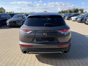 Grey DS 7 Crossback 2021 in Siauliai, with an engine capacity of 1.60 L and mileage of 62 thousand km for 23990 €, photo 10 on AUTOMOTO.COM.LV