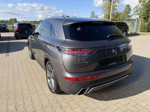 Grey DS 7 Crossback 2021 in Siauliai, with an engine capacity of 1.60 L and mileage of 62 thousand km for 23990 €, photo 11 on AUTOMOTO.COM.LV