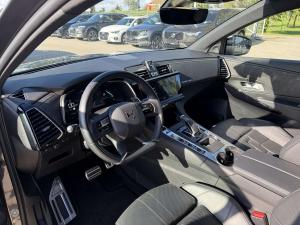 Grey DS 7 Crossback 2021 in Siauliai, with an engine capacity of 1.60 L and mileage of 62 thousand km for 23990 €, photo 13 on AUTOMOTO.COM.LV