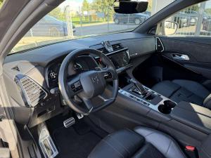 Grey DS 7 Crossback 2021 in Siauliai, with an engine capacity of 1.60 L and mileage of 62 thousand km for 23990 €, photo 14 on AUTOMOTO.COM.LV