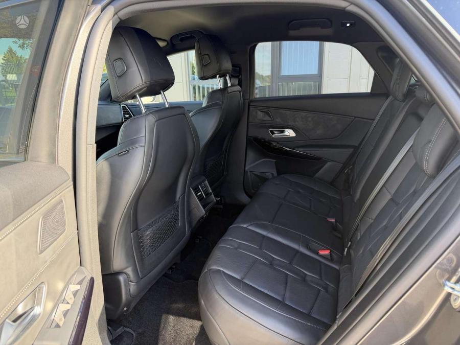Grey DS 7 Crossback 2021 in Siauliai, with an engine capacity of 1.60 L and mileage of 62 thousand km for 23990 €, photo 16 on AUTOMOTO.COM.LV