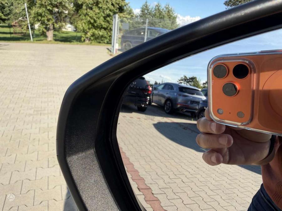 Grey DS 7 Crossback 2021 in Siauliai, with an engine capacity of 1.60 L and mileage of 62 thousand km for 23990 €, photo 37 on AUTOMOTO.COM.LV