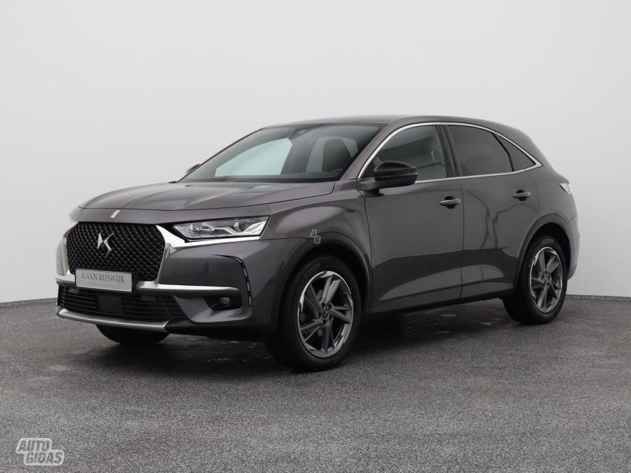 Grey DS 7 Crossback 2022 in Kaunas, with an engine capacity of 1.60 L and mileage of 71 thousand km for 25387 €, photo 1 on AUTOMOTO.COM.LV