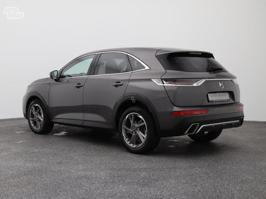 Grey DS 7 Crossback 2022 in Kaunas, with an engine capacity of 1.60 L and mileage of 71 thousand km for 25387 €, photo 4 on AUTOMOTO.COM.LV