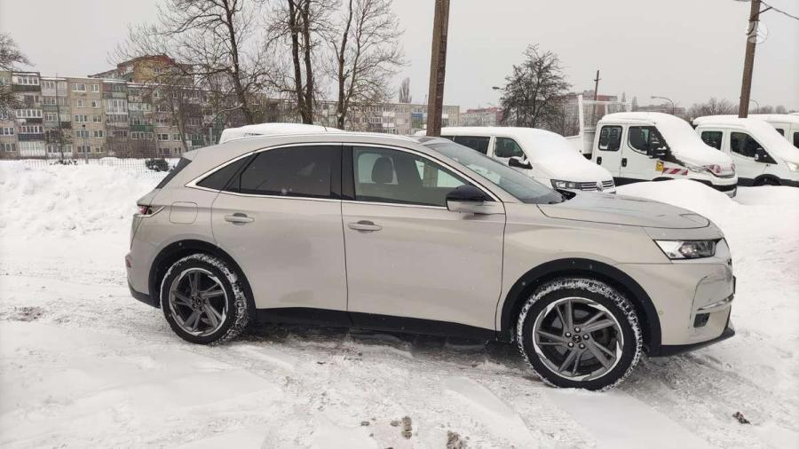 Pelēks DS 7 Crossback 2022 Klaipėda, ar dzinēja tilpumu 1.60 L un nobraukumu 72 tūkst. km par 23690 €, foto 5 vietnē AUTOMOTO.COM.LV