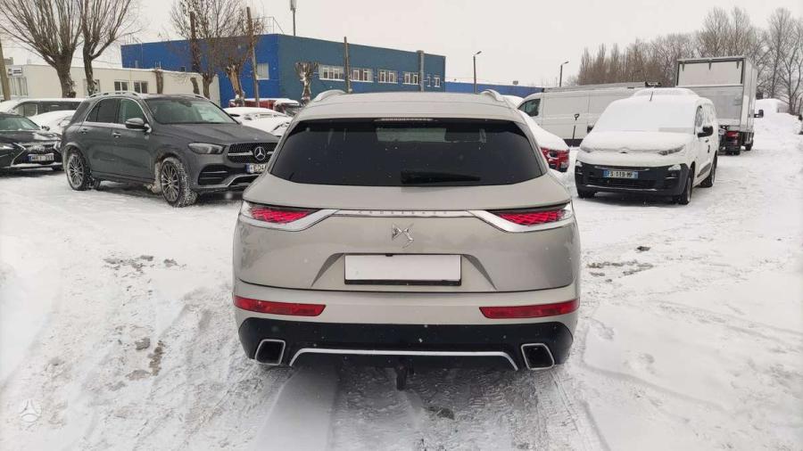 Pelēks DS 7 Crossback 2022 Klaipėda, ar dzinēja tilpumu 1.60 L un nobraukumu 72 tūkst. km par 23690 €, foto 8 vietnē AUTOMOTO.COM.LV