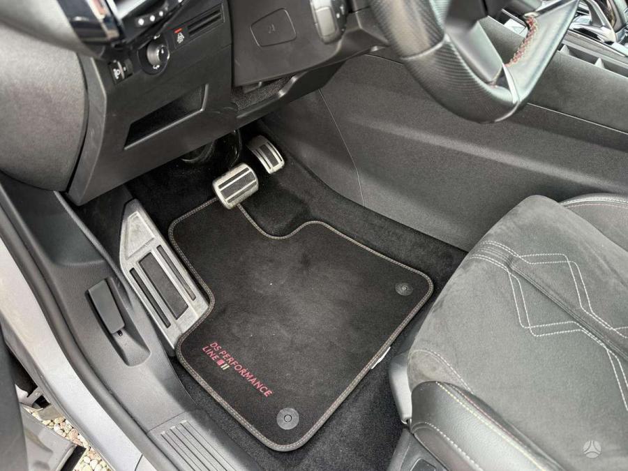 Pelēks DS 7 Crossback 2022 Marijampole, ar dzinēja tilpumu 1.50 L un nobraukumu 189 tūkst. km par 16692 €, foto 20 vietnē AUTOMOTO.COM.LV