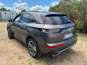 Grey DS 7 Crossback 2022 in Vilnius, with an engine capacity of 1.60 L and mileage of 103 thousand km for 20449 €, photo 5 on AUTOMOTO.COM.LV