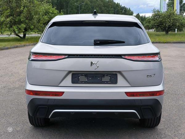 Grey DS 7 Crossback 2023 in Siauliai, with an engine capacity of 1.50 L and mileage of 153 thousand km for 18200 €, photo 7 on AUTOMOTO.COM.LV