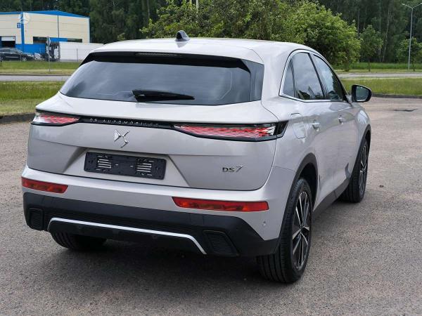 Grey DS 7 Crossback 2023 in Siauliai, with an engine capacity of 1.50 L and mileage of 153 thousand km for 18200 €, photo 9 on AUTOMOTO.COM.LV