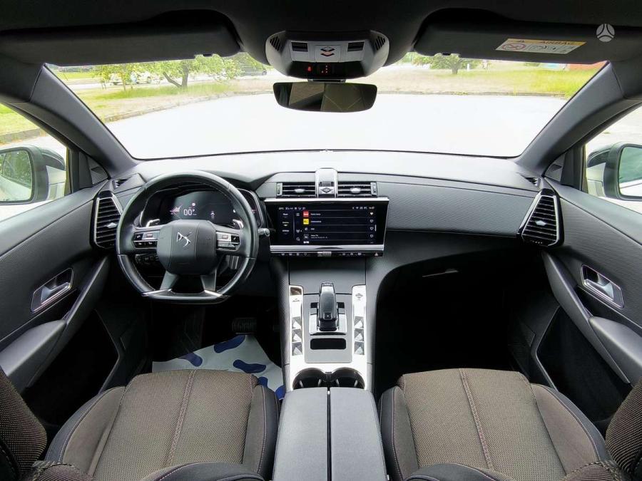 Grey DS 7 Crossback 2023 in Siauliai, with an engine capacity of 1.50 L and mileage of 153 thousand km for 18200 €, photo 12 on AUTOMOTO.COM.LV