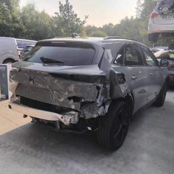 Серый DS 7 Crossback 2024 в Таураге, объемом двигателя 1.50 л и пробегом 26 тыс. км за 16500 €, фото 3 на AUTOMOTO.COM.LV