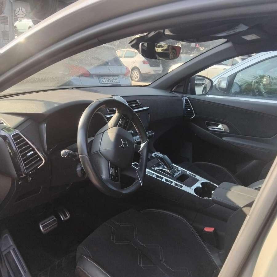 Grey DS 7 Crossback 2024 in Taurage, with an engine capacity of 1.50 L and mileage of 26 thousand km for 16500 €, photo 6 on AUTOMOTO.COM.LV