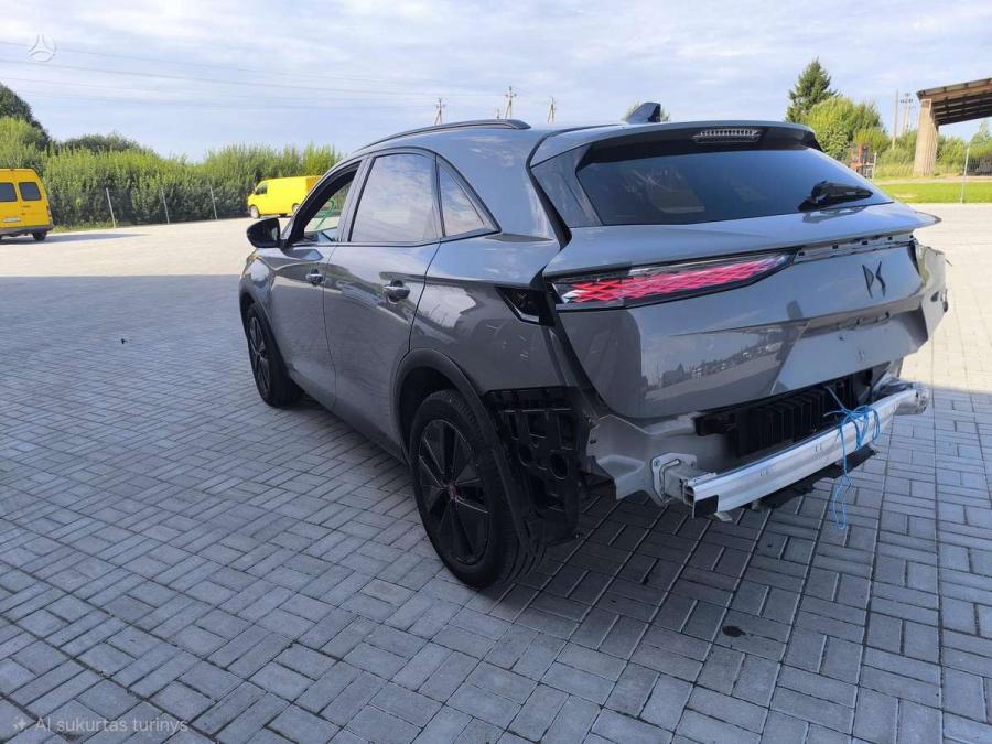 Pelēks DS 7 Crossback 2024 Tauragė, ar dzinēja tilpumu 1.50 L un nobraukumu 26 tūkst. km par 16500 €, foto 4 vietnē AUTOMOTO.COM.LV