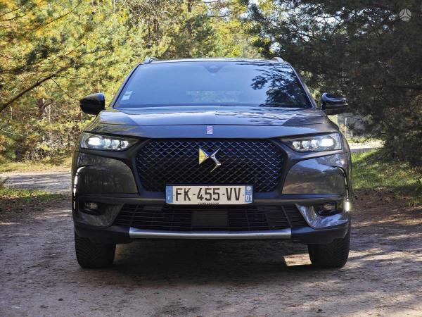 Grey DS 7 Crossback 2019 in Vilnius, with an engine capacity of 1.50 L and mileage of 156 thousand km for 15200 €, photo 3 on AUTOMOTO.COM.LV