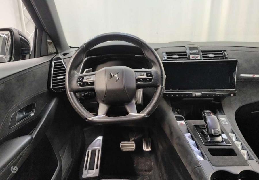 Grey DS 7 Crossback 2021 in Vilnius, with an engine capacity of 1.50 L and mileage of 149 thousand km for 16371 €, photo 8 on AUTOMOTO.COM.LV