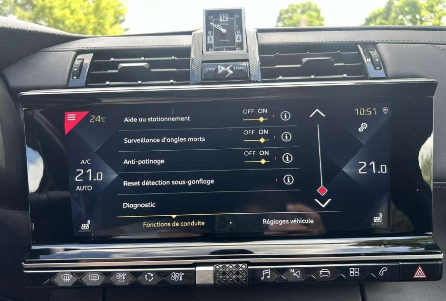 White DS 7 Crossback 2018 in Taurage, with an engine capacity of 2.00 L and mileage of 207 thousand km for 13200 €, photo 19 on AUTOMOTO.COM.LV