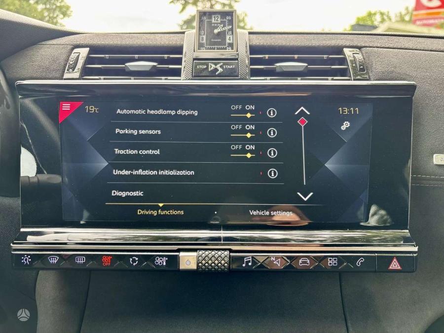 Белый DS 7 Crossback 2019 в Таураге, объемом двигателя 2.00 л и пробегом 260 тыс. км за 13500 €, фото 25 на AUTOMOTO.COM.LV