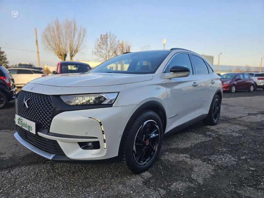 White DS 7 Crossback 2021 in Klaipeda, with an engine capacity of 1.60 L and mileage of 161 thousand km for 19590 €, photo 1 on AUTOMOTO.COM.LV