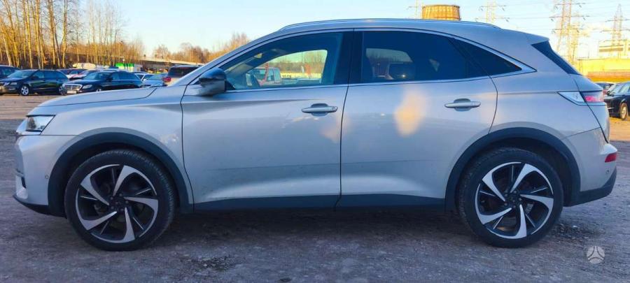 White DS 7 Crossback 2021 in Kaunas, with an engine capacity of 1.50 L and mileage of 158 thousand km for 18755 €, photo 4 on AUTOMOTO.COM.LV