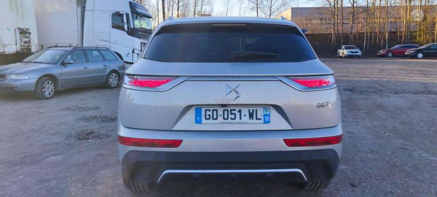 White DS 7 Crossback 2021 in Kaunas, with an engine capacity of 1.50 L and mileage of 158 thousand km for 18755 €, photo 5 on AUTOMOTO.COM.LV