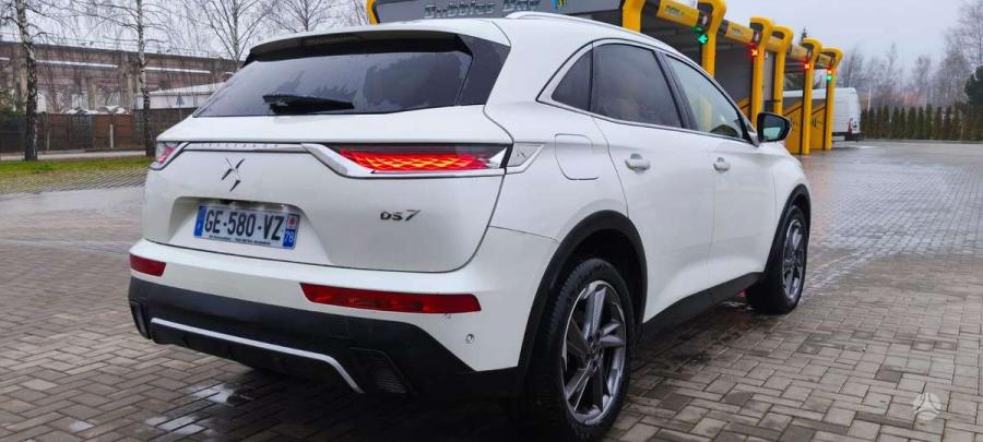 White DS 7 Crossback 2022 in Kaunas, with an engine capacity of 1.50 L and mileage of 155 thousand km for 17400 €, photo 6 on AUTOMOTO.COM.LV