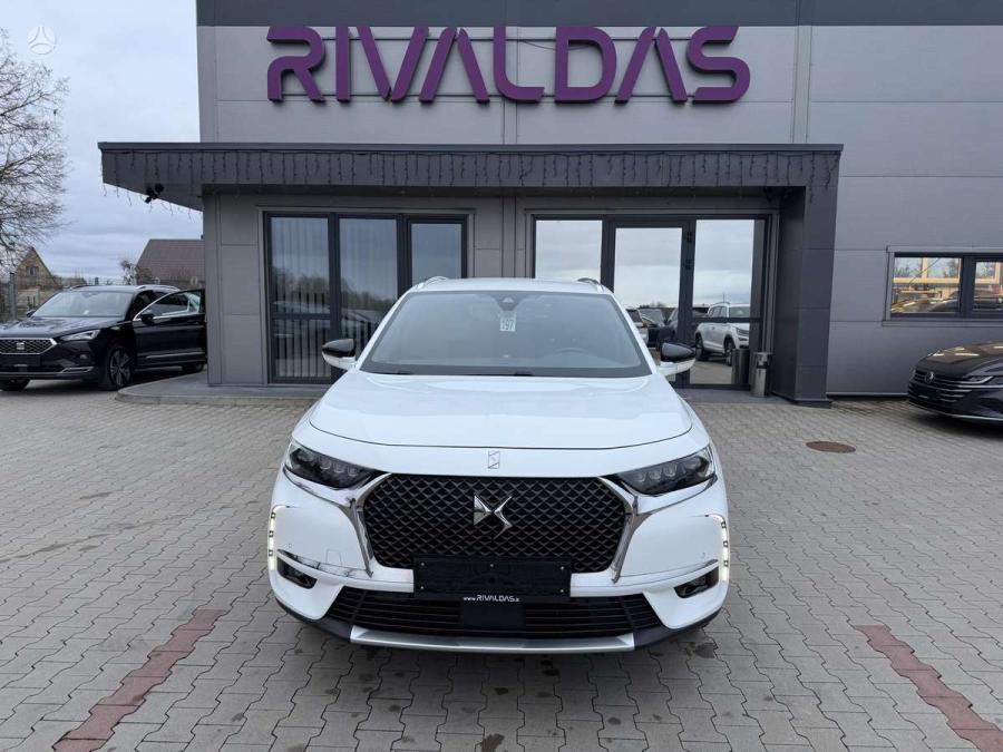 White DS 7 Crossback 2022 in Siauliai, with an engine capacity of 1.60 L and mileage of 175 thousand km for 21990 €, photo 4 on AUTOMOTO.COM.LV