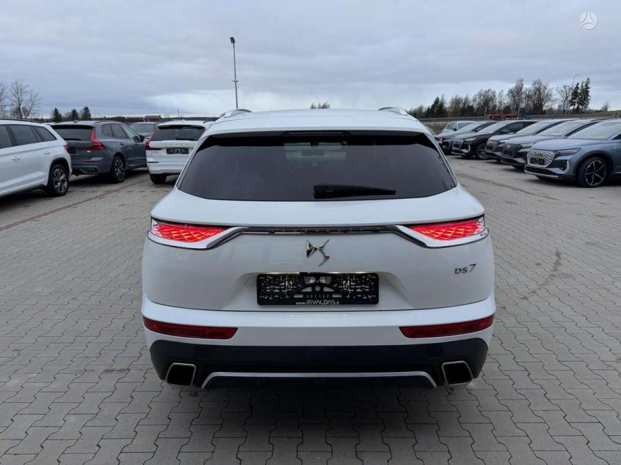 White DS 7 Crossback 2022 in Siauliai, with an engine capacity of 1.60 L and mileage of 175 thousand km for 21990 €, photo 9 on AUTOMOTO.COM.LV