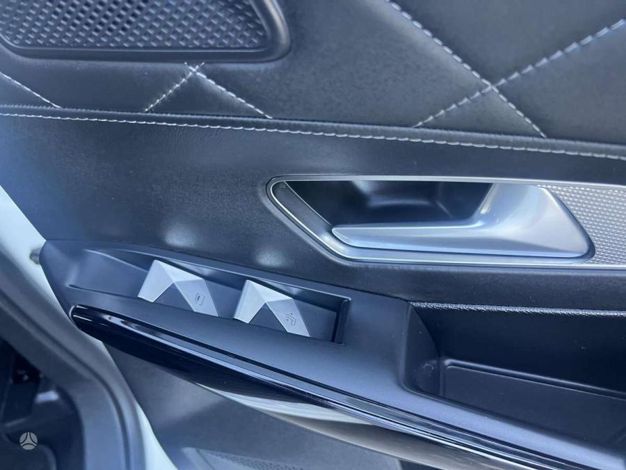 Balts DS 7 Crossback 2022 Kauņa, ar dzinēja tilpumu 1.50 L un nobraukumu 120 tūkst. km par 18300 €, foto 34 vietnē AUTOMOTO.COM.LV