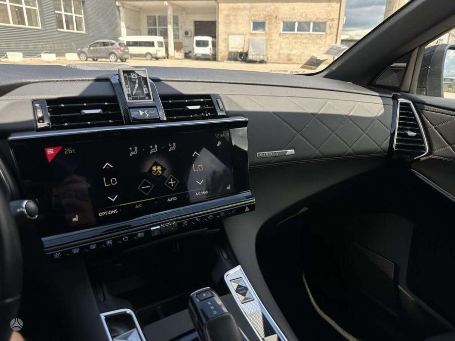 DS 7 2018 in Taurage, with an engine capacity of 2.00 L and mileage of 121 thousand km for 16900 €, photo 28 on AUTOMOTO.COM.LV