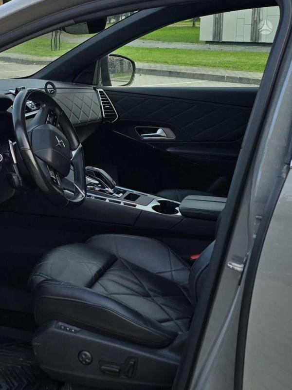 Grey DS 7 2023 in Taurage, with an engine capacity of 1.50 L and mileage of 192 thousand km for 22999 €, photo 5 on AUTOMOTO.COM.LV