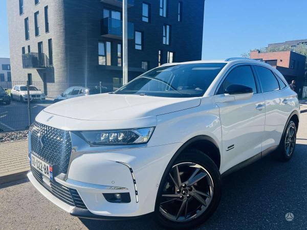 Balts DS 7 2021 Kauņa, ar dzinēja tilpumu 1.50 L un nobraukumu 120 tūkst. km par 17000 €, foto  vietnē AUTOMOTO.COM.LV