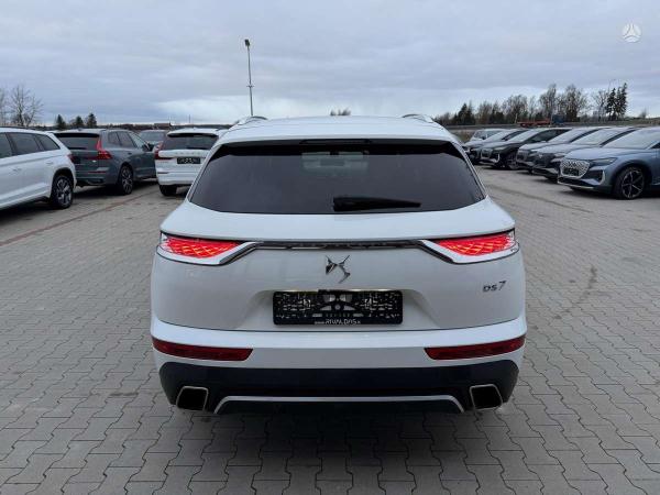 White DS 7 2022 in Siauliai, with an engine capacity of 0.00 L and mileage of 175 thousand km for 21990 €, photo 9 on AUTOMOTO.COM.LV