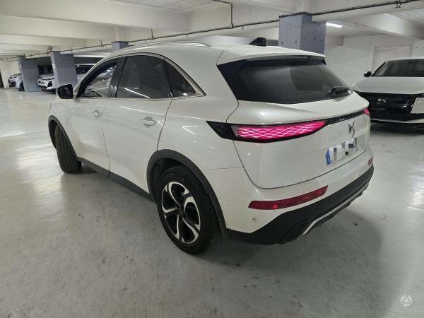 White DS 7 2023 in Taurage, with an engine capacity of 1.50 L and mileage of 214 thousand km for 13900 €, photo 3 on AUTOMOTO.COM.LV