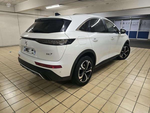White DS 7 2023 in Taurage, with an engine capacity of 1.50 L and mileage of 214 thousand km for 13900 €, photo 6 on AUTOMOTO.COM.LV