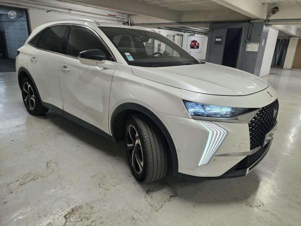 White DS 7 2023 in Taurage, with an engine capacity of 1.50 L and mileage of 214 thousand km for 13900 €, photo 8 on AUTOMOTO.COM.LV