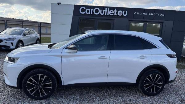 White DS 7 2023 in Vilnius, with an engine capacity of 1.50 L and mileage of 74 thousand km for 24079 €, photo 4 on AUTOMOTO.COM.LV