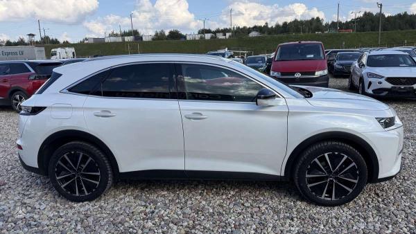 White DS 7 2023 in Vilnius, with an engine capacity of 1.50 L and mileage of 74 thousand km for 24079 €, photo 8 on AUTOMOTO.COM.LV