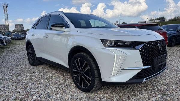 White DS 7 2023 in Vilnius, with an engine capacity of 1.50 L and mileage of 74 thousand km for 24079 €, photo 9 on AUTOMOTO.COM.LV