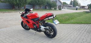 Ducati 848 2010 Viļņa, ar dzinēja tilpumu 0.85 L un nobraukumu 3 tūkst. km par 5600 €, foto  vietnē AUTOMOTO.COM.LV