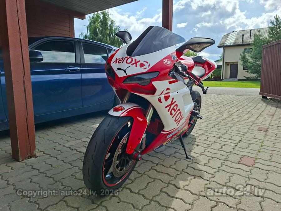 Red Ducati 848 2013 in Tallinn, with an engine capacity of 0.85 L and mileage of 2 thousand km for 7500 €, photo 5 on AUTOMOTO.COM.LV