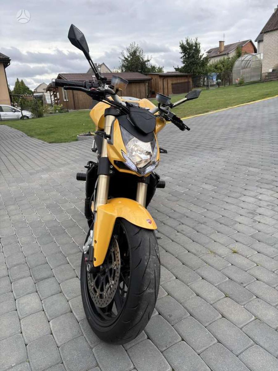 Yellow Ducati 848 2011 in Kaunas, with an engine capacity of 0.85 L and mileage of 15 thousand km for 6500 €, photo 8 on AUTOMOTO.COM.LV