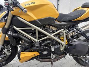 Yellow Ducati 848 2011 in Kaunas, with an engine capacity of 0.85 L and mileage of 15 thousand km for 6500 €, photo 9 on AUTOMOTO.COM.LV