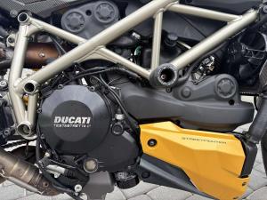 Yellow Ducati 848 2011 in Kaunas, with an engine capacity of 0.85 L and mileage of 15 thousand km for 6500 €, photo 11 on AUTOMOTO.COM.LV
