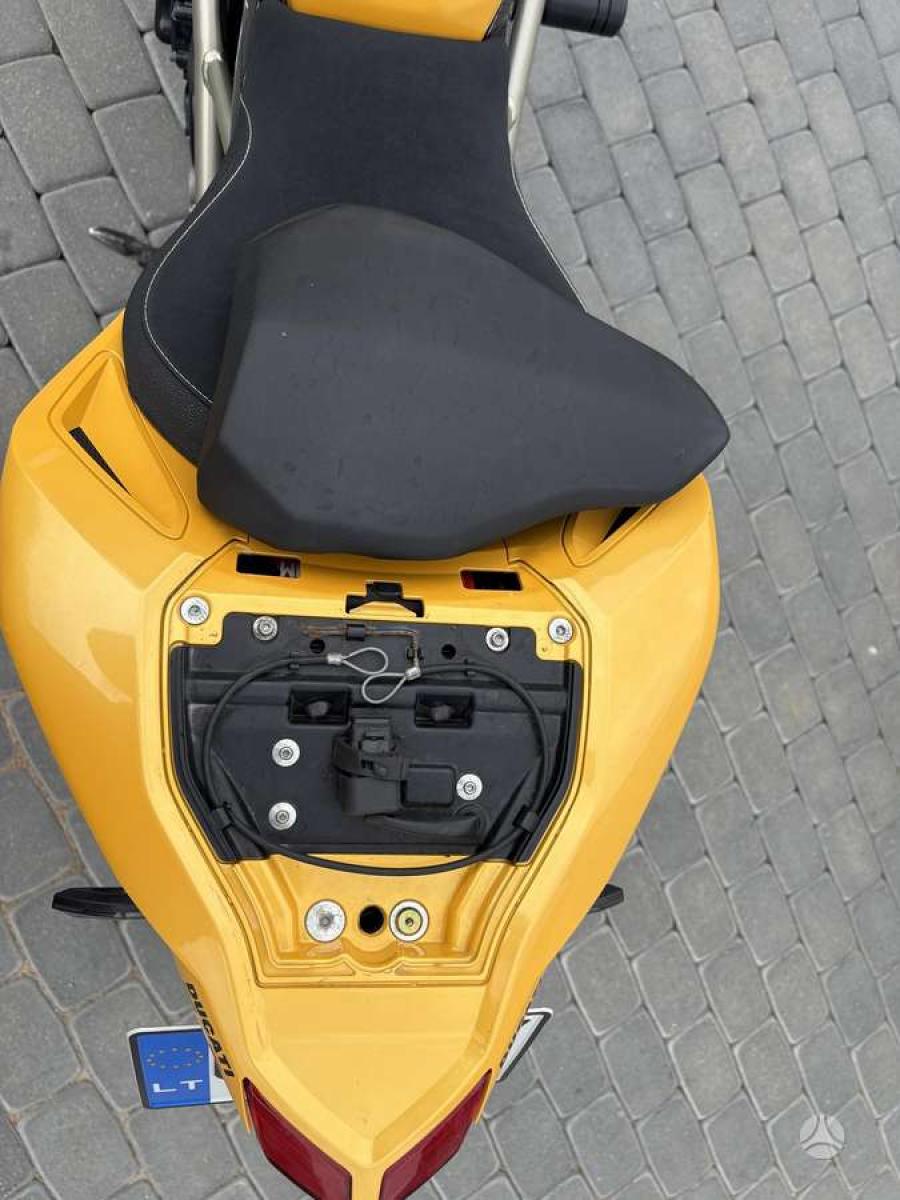Yellow Ducati 848 2011 in Kaunas, with an engine capacity of 0.85 L and mileage of 15 thousand km for 6500 €, photo 15 on AUTOMOTO.COM.LV