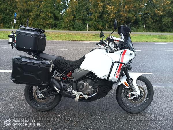 Black Ducati Desert X 2022 in Tallinn, with an engine capacity of 0.94 L and mileage of 39 thousand km for 18600 €, photo 3 on AUTOMOTO.COM.LV