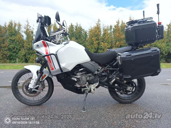Black Ducati Desert X 2022 in Tallinn, with an engine capacity of 0.94 L and mileage of 39 thousand km for 18600 €, photo 4 on AUTOMOTO.COM.LV
