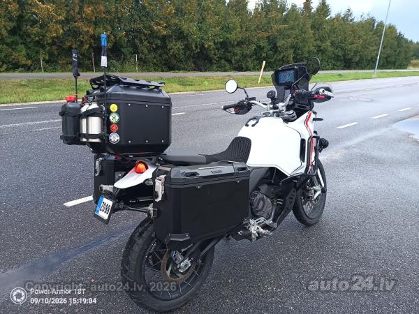 Black Ducati Desert X 2022 in Tallinn, with an engine capacity of 0.94 L and mileage of 39 thousand km for 18600 €, photo 6 on AUTOMOTO.COM.LV