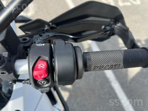 Ducati Desert X 2022 Rīga, ar dzinēja tilpumu 0.94 L un nobraukumu 0 tūkst. km par 12800 €, foto 10 vietnē AUTOMOTO.COM.LV