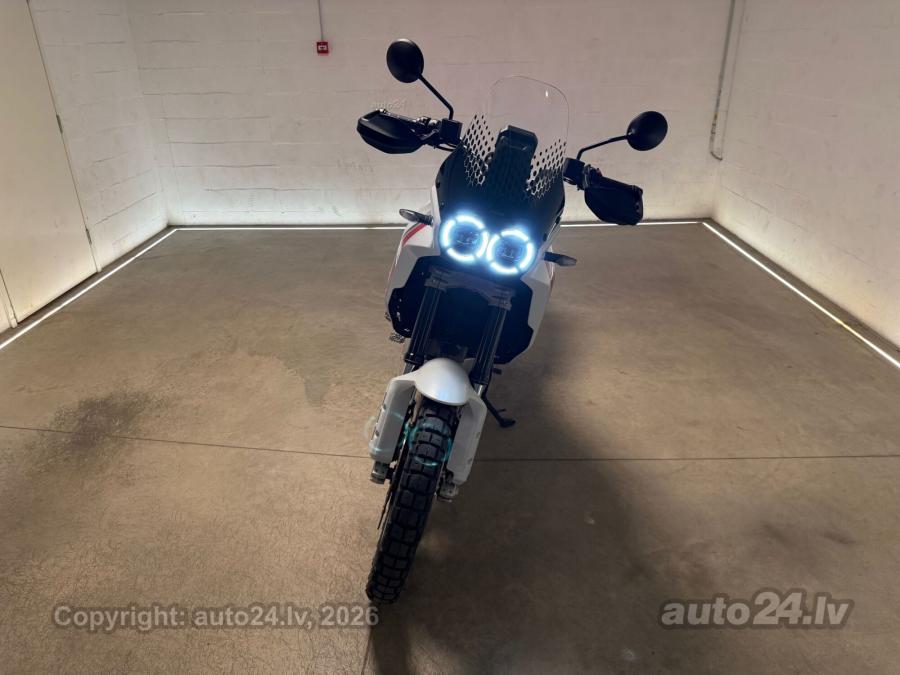 Ducati Desert X 2023 Tallina, ar dzinēja tilpumu 0.94 L un nobraukumu 4 tūkst. km par 14400 €, foto 4 vietnē AUTOMOTO.COM.LV